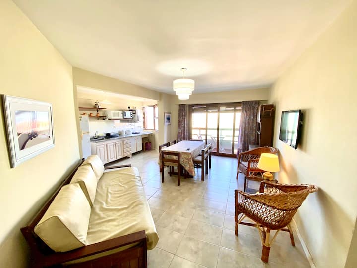 Spacious Downtown Apartment With Sea View - Pinamar