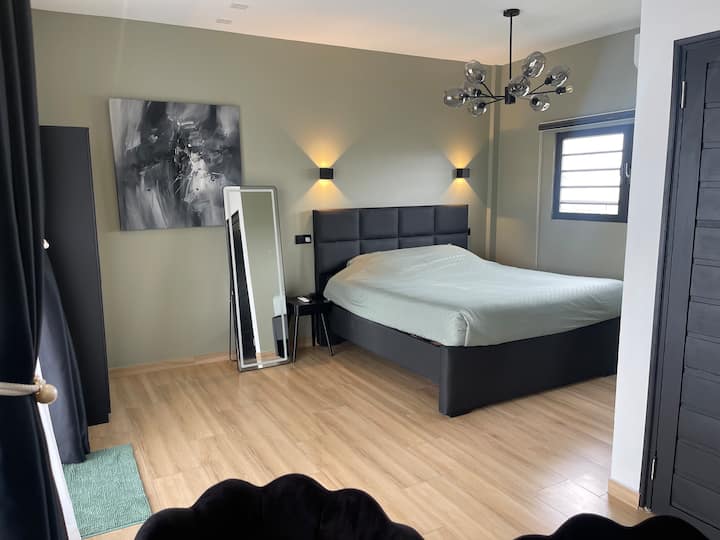 Deluxe Studio - Paramaribo