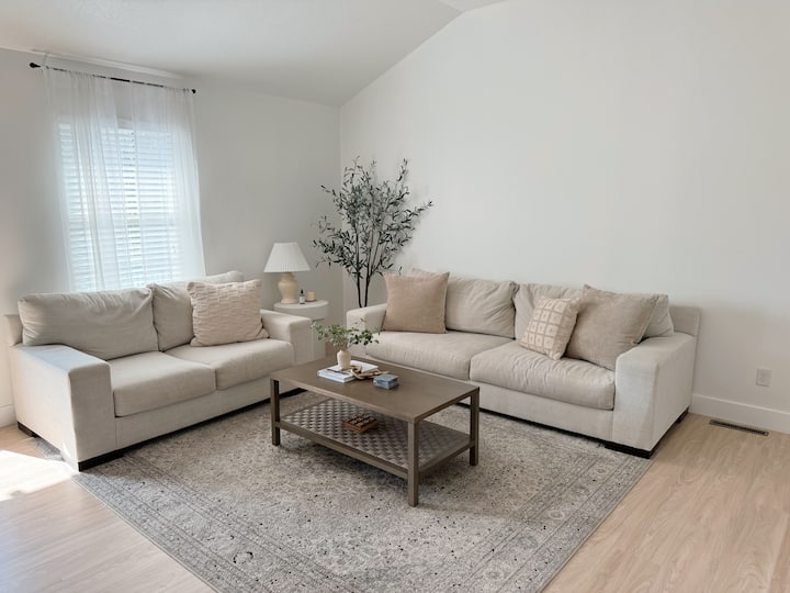 Cozy Home In The Heart Of Ozark, New! - Ozark, MO