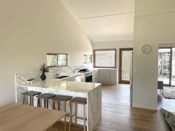 Modern Beach Cottage - Brunswick Heads