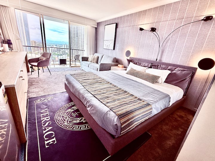 Ocean View Luxury Apartment - Surfers Paradise