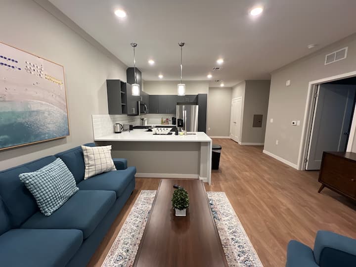 227 Chic 1br – 2-min Walk To Train, Free Parking - 브리지워터