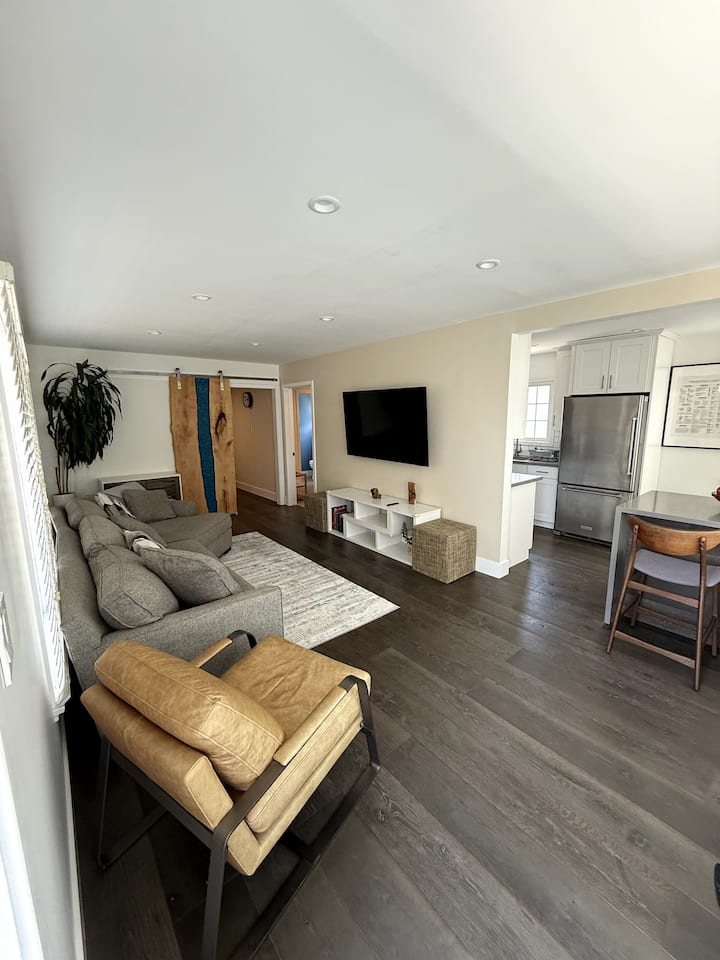 Snuggly Apt In Lb - Seal Beach, CA