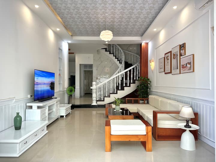 Large Neoclassical Villa 5br Near Han River - Da Nang, Province, Vietnam