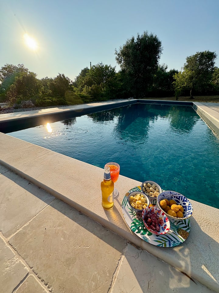 Esclusiva Villa Con Trullo E Piscina Privata - Puglia