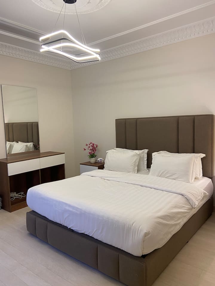 “Serene Stay: 1+1 Haven” - Médine