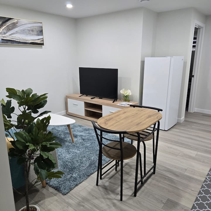 Luxe Guest Suite - Winnipeg