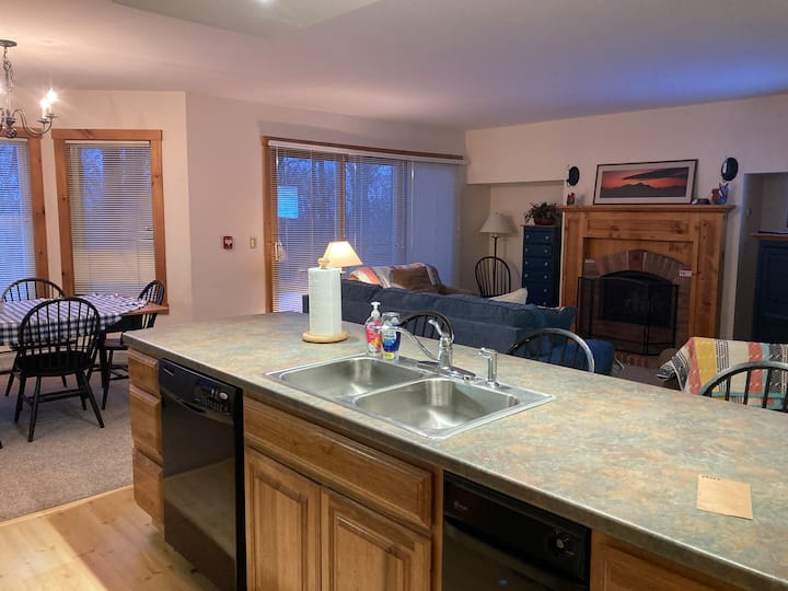 Village 2bed/bath, Ski In/out - Sutton