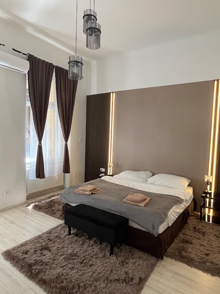 Spacious Apt@city Center,2br, 1 Min From Metro, Ac - Budapest