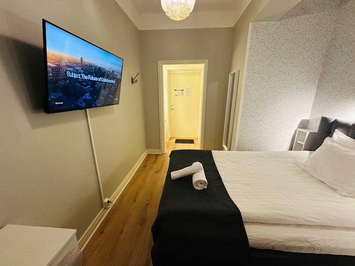 Standard Enkelrum 140 Säng, Frukost Ingår - Norrköping