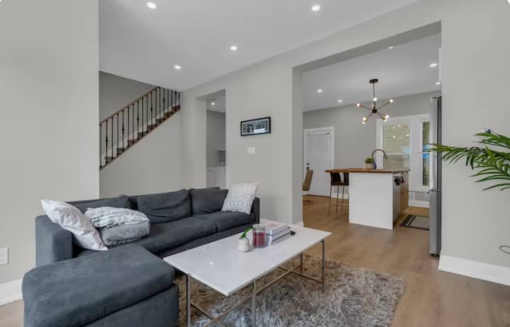 Modern Entire Townhome 3 Br 2p - Niagara Falls