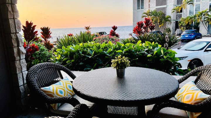 Modern Newly Furnished Condo With Ocean View - Kailua-Kona, HI