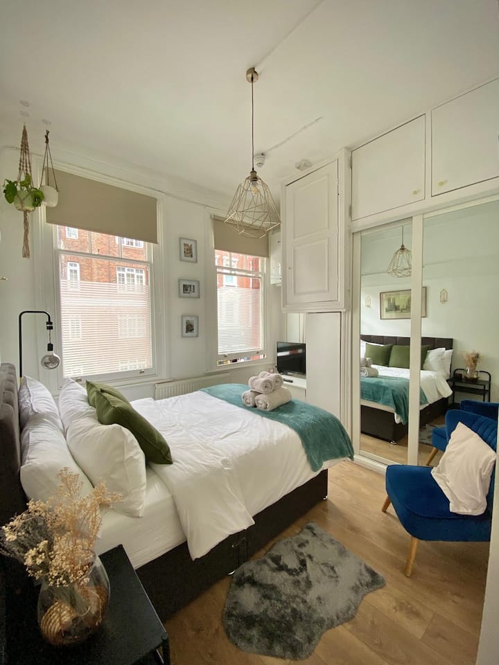 Flat In Victorian Mansion - London
