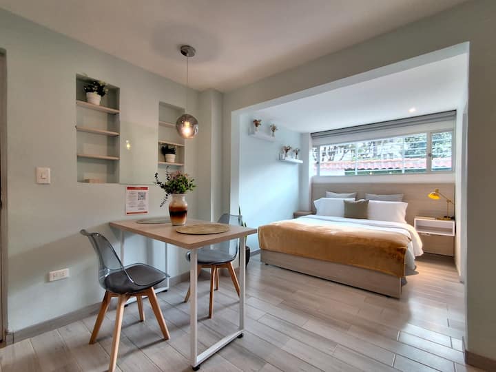Stylish Queen Bed Loft, Near Mall - Self Check-in - Bogota
