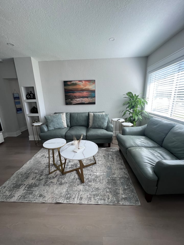 Find Coastal Family Comfort In Updated 3 Bed Home! - Clearwater, FL