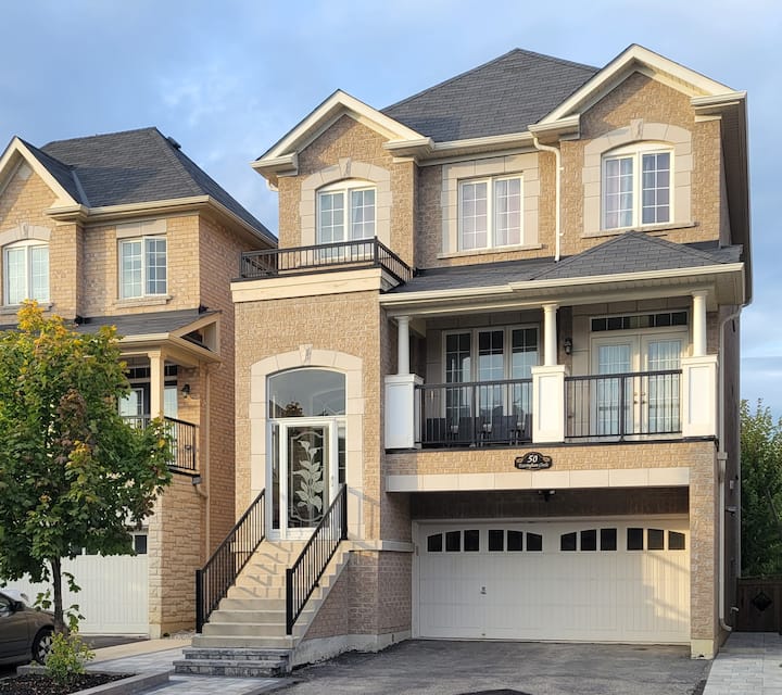 Irresistible Ravine Getaway - Brampton