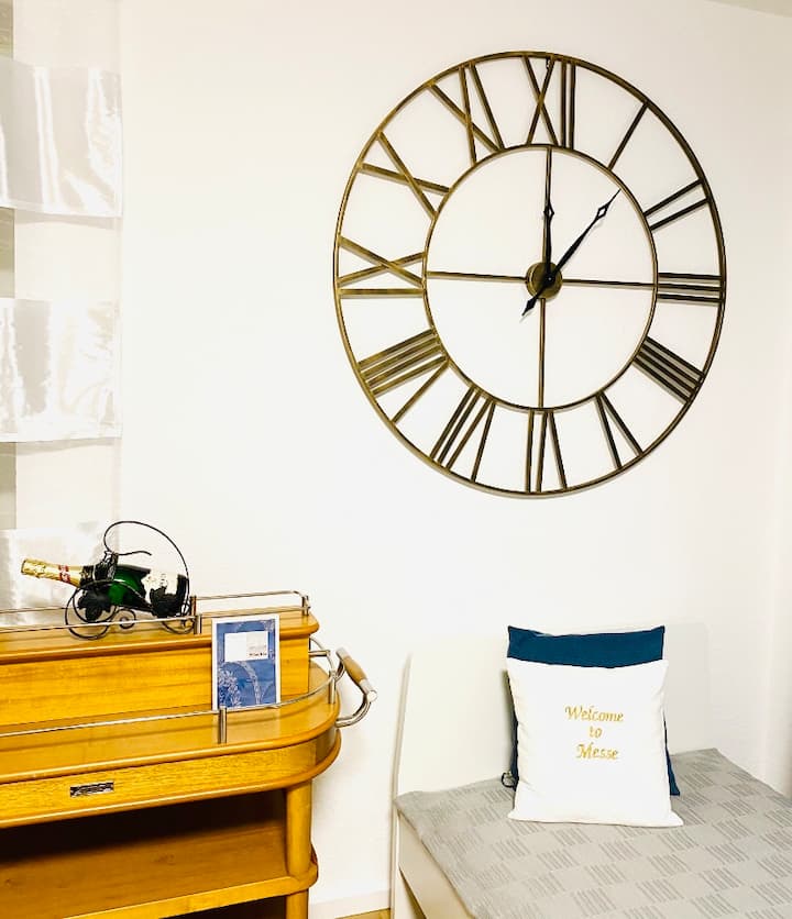 Geschäfts Wohnung 3 Zimmern & Balkon - Laatzen