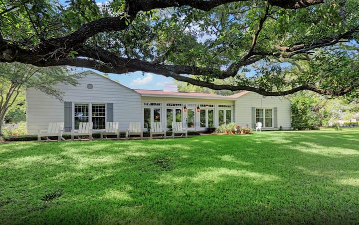 Luxury 6 Bedroom Vintage Estate Sitting In 11acres - Missouri City, TX