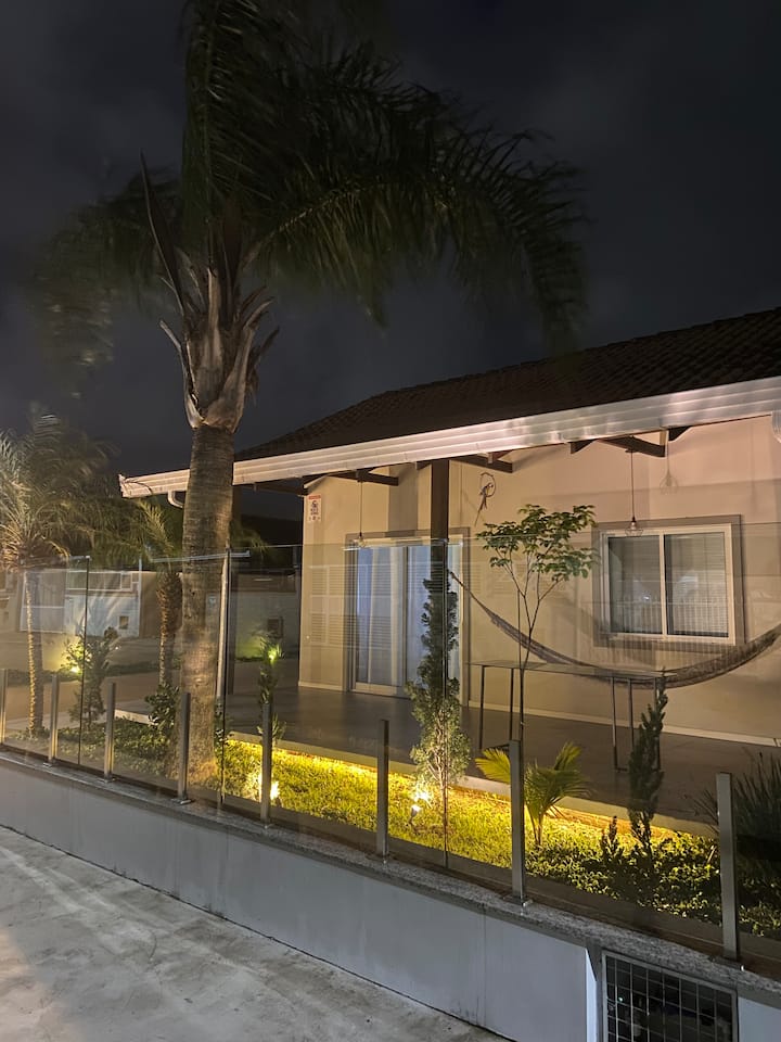 Casa Com Piscina / 2 Quartos Para 4 Pessoas - Barra Velha