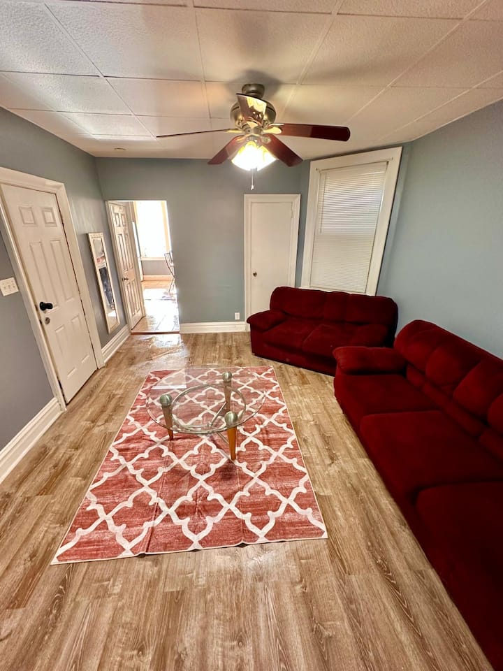 Entire Place For 5 People In Wny - West New York