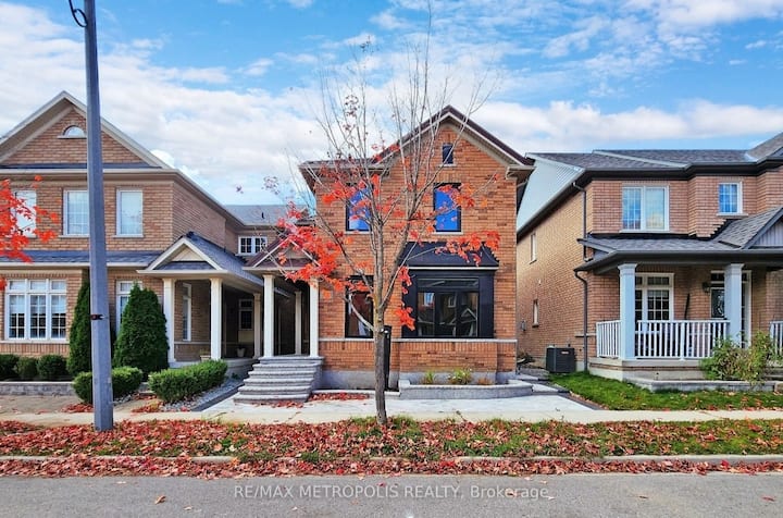 3 Bed 2 Bath Luxury Home In Markham - Markham