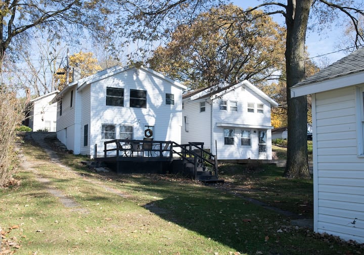 O-be Nehtah Cottage
Lakefront Near Pokagon! - Loon Lake, Angola