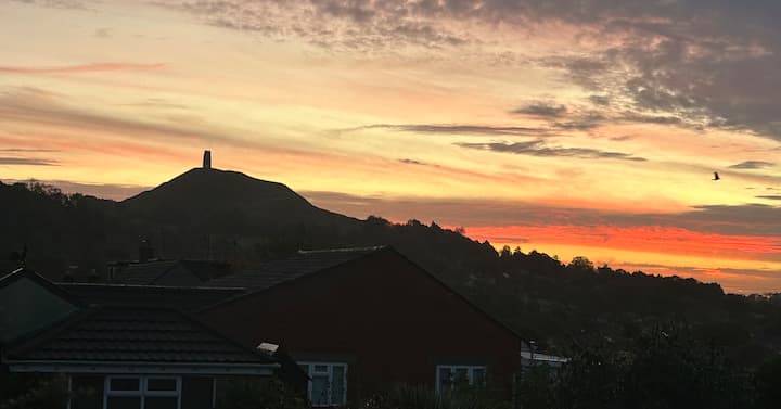 Cosy Cottage With Stunning Tor View From Garden. - グラストンベリー