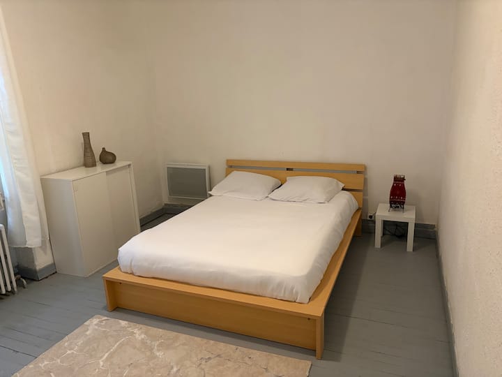 T2 Entier – 1 Min Gare Vénissieux, Tram & Métro - Vénissieux