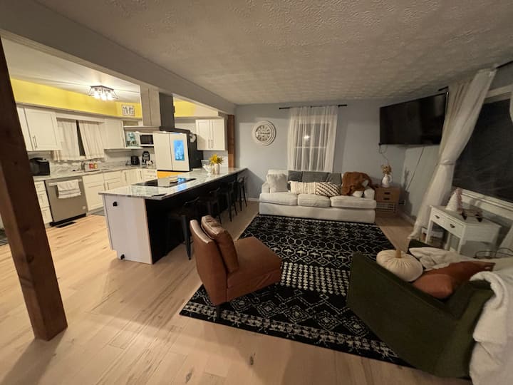 Charming Hilliard Home - West Jefferson, OH