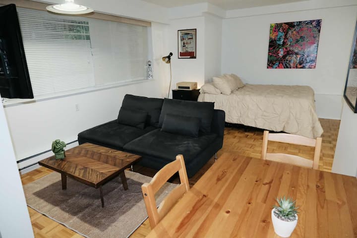 5 Min Walk From Kits Beach - Vancouver