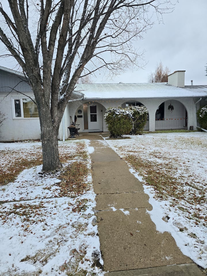 Executive Private Loft - Grande Prairie