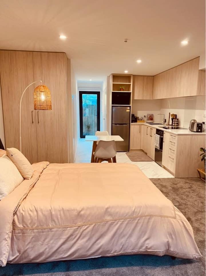 Urban Retreat: Modern Studio In Central City - Christchurch