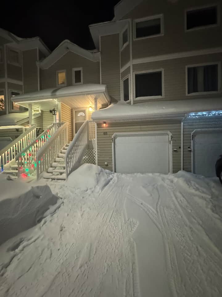Aurora Yurt - Yellowknife