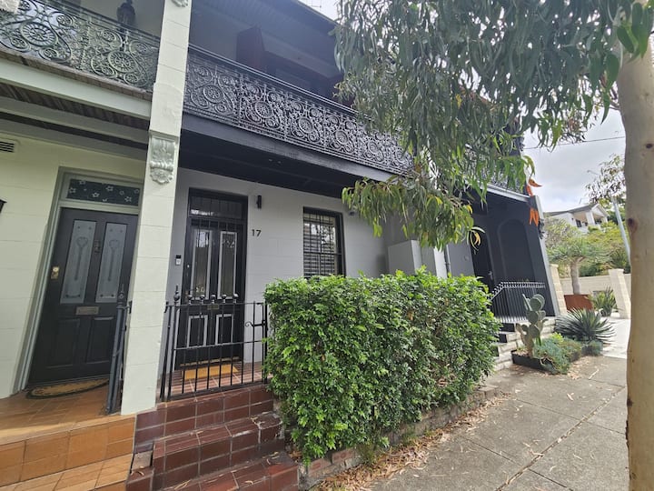 Beautifully Renovated Terrace - Coogee