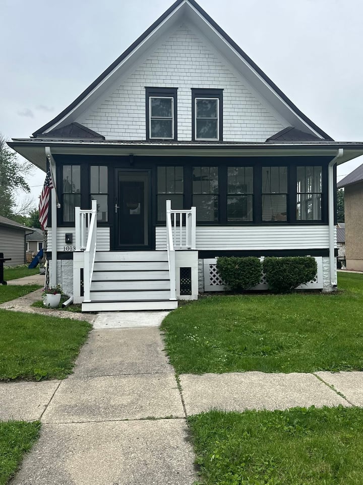 1st Street Retreat - Clear Lake, IA