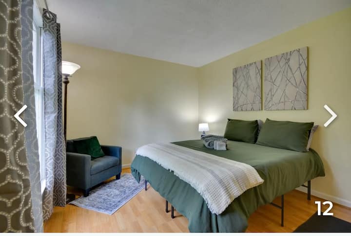 Central Luxury Room-2 - Greensboro, NC