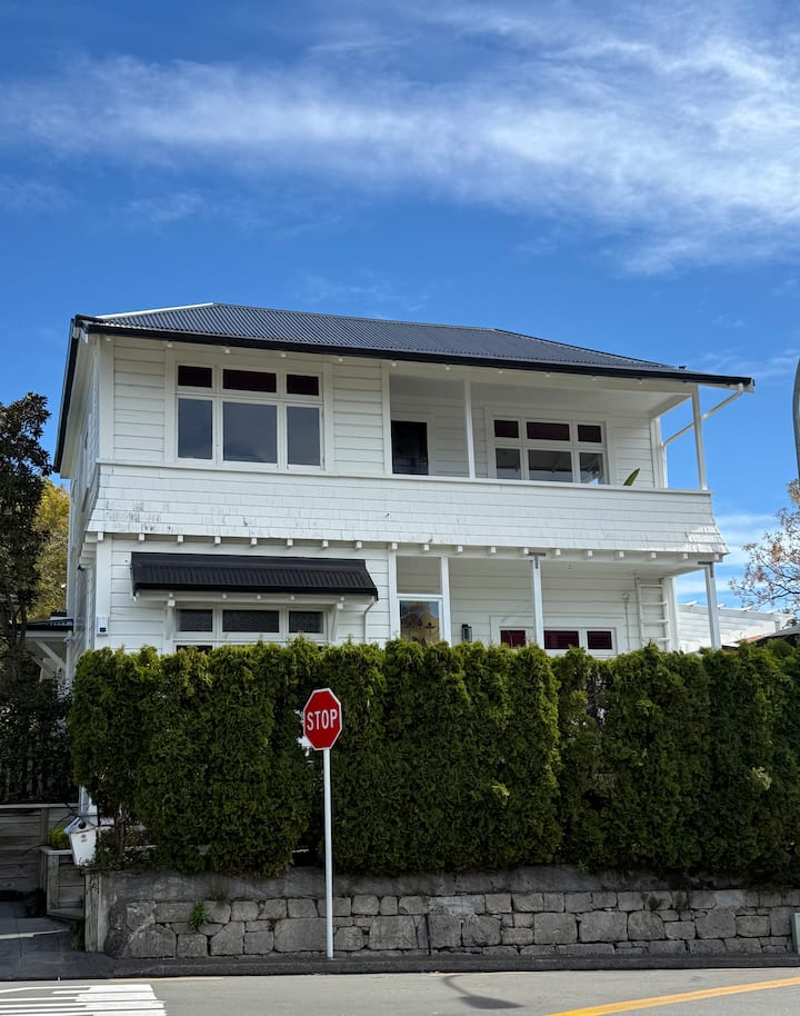 Hilltop Villa Luxury Retreat~2 Mins To Ahuriri - Napier