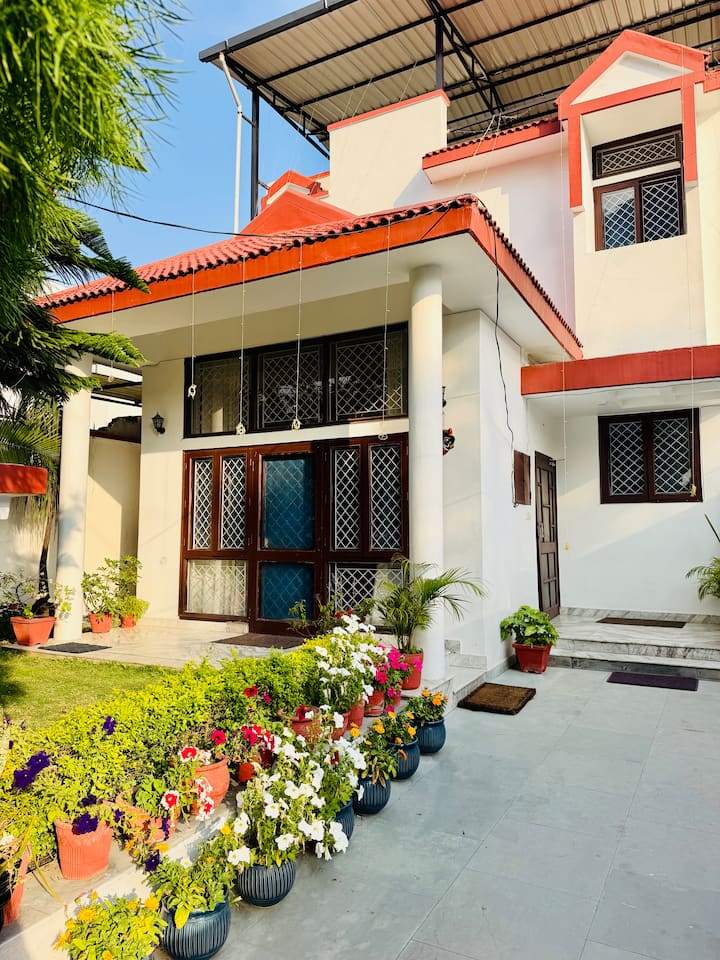 Aangan-mountain View Stay I Pvt 3br Villa W Garden - Dehradun