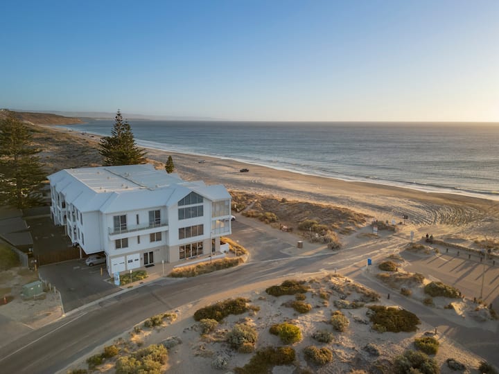2 Bedroom Beachfront Stay  - 10 Steps To The Sand - McLaren Vale
