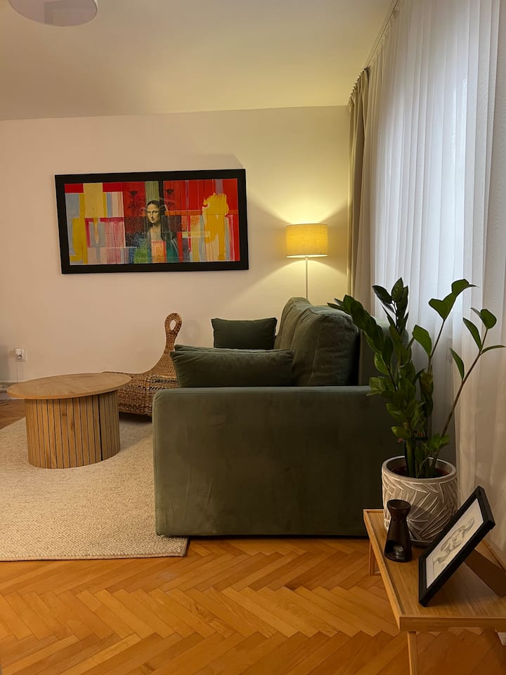 Charming Townhouse Apartment With Garden+parking - ザグレブ