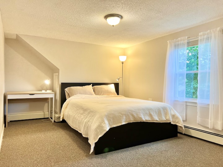 Cozy Room _second Floor - Hudson, NH