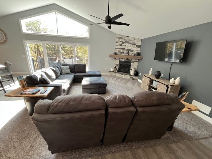 Escape To The Lake!
"The Eagle’s Nest" - Lake Raystown Resort, Entriken