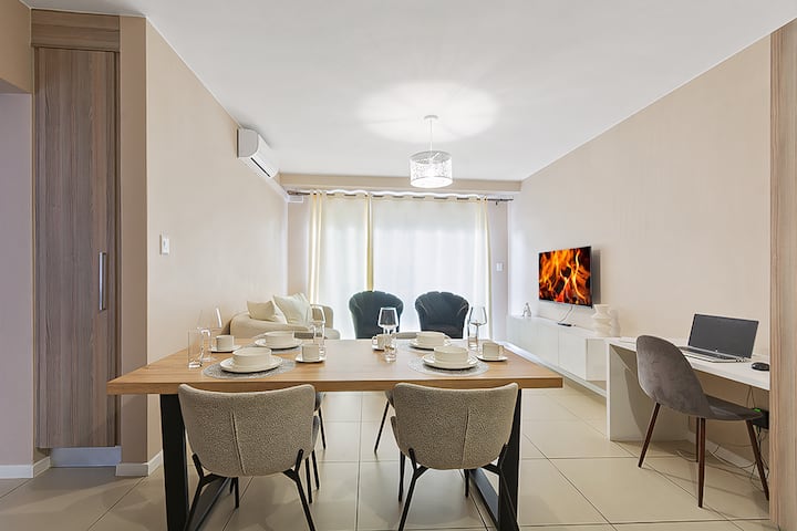 Luxury Upmarket Apartment | Private & Secure - Sandton