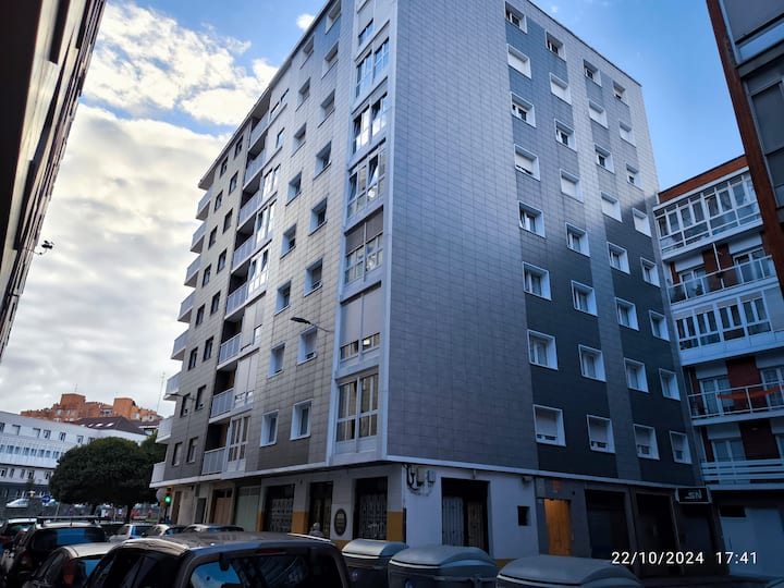 Junto Al Parque Y Plaza De Toros - Gijón