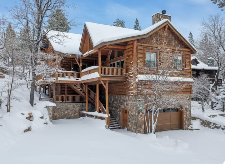 Gorgeous Chalet Near Ski Resort & National Forest - Big Bear Lake, CA