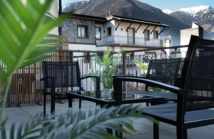 Ambra Nel Centro Storico Di Tirano - Tirano