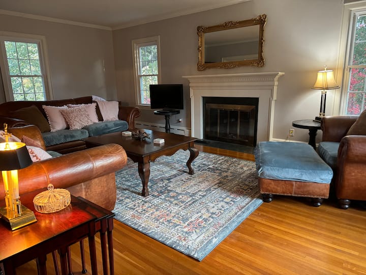 Lake Access | Free Parking | Pool Table | Fire Pit - Ridgeway, VA