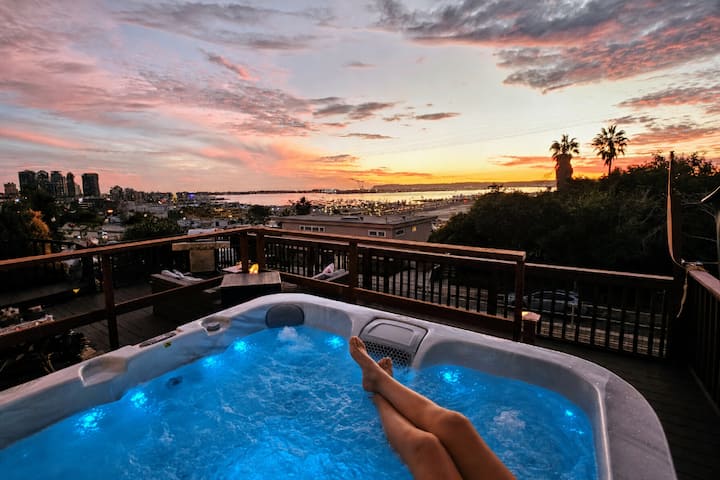 Epic City Views • 2 Decks, 2 Jacuzzis, Sleeps 17 - San Diego, CA