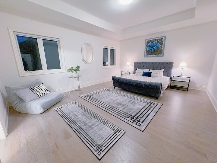 Stouffville Peaceful Master Br For Family - 마크험
