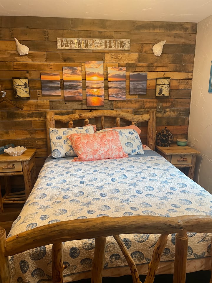 Captan's Cabin Haven - St. Pete Beach, FL